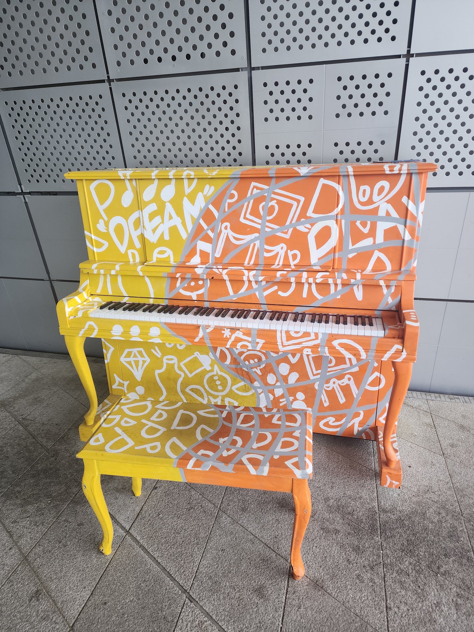 커뮤니티 > DDP Automatic Piano Machine